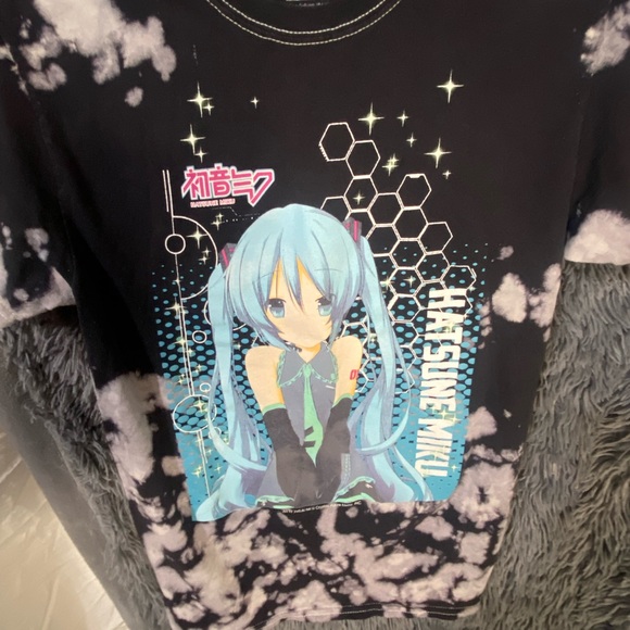 Hot Topic | Tops | 325 Anime Tee | Poshmark